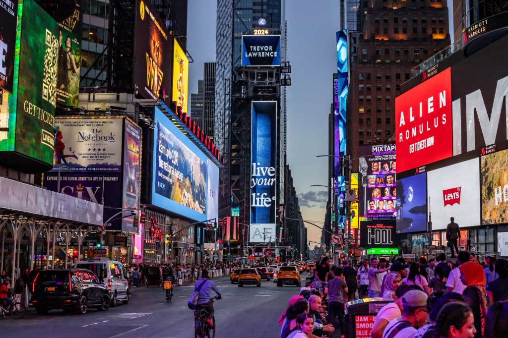 Vegas Companies Create Groundbreaking OOH for American Eagle in Times ...