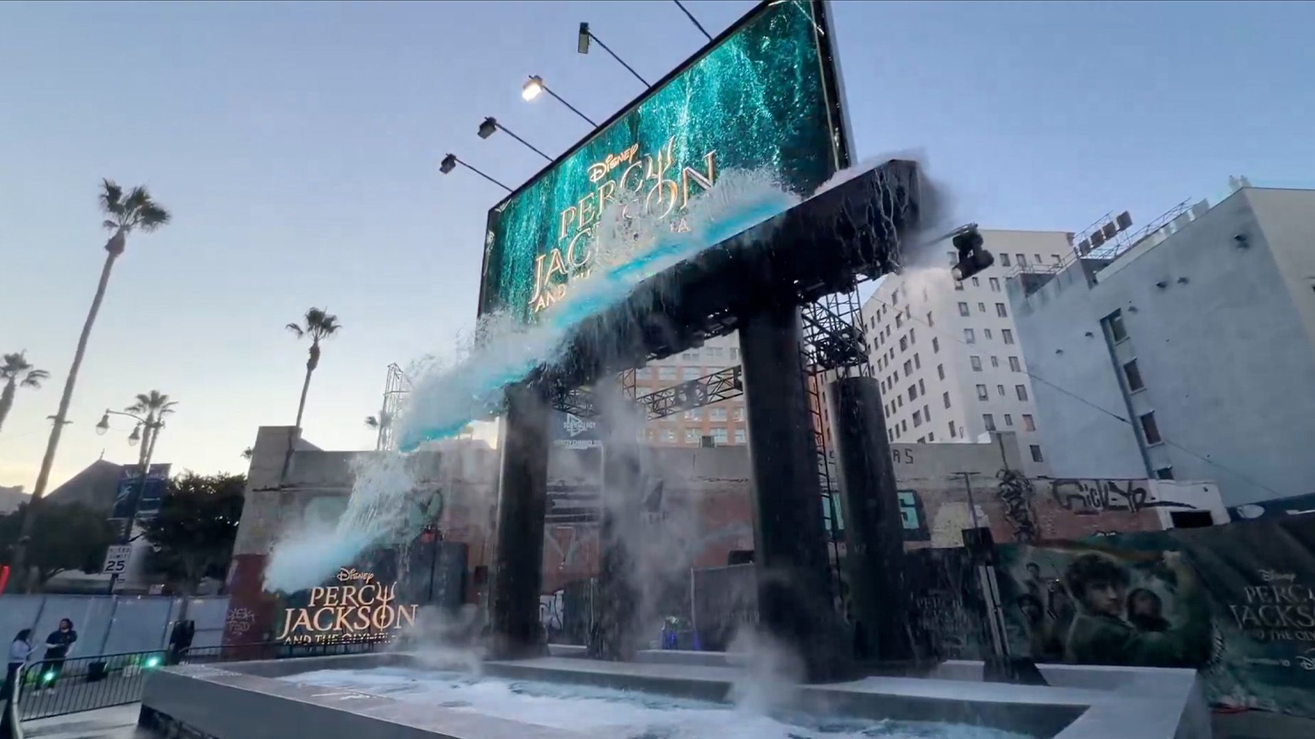 iAM, i Alternative Media - 3D display/mobile activations platforms (M.A ...